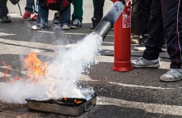 How do wet chemicals extinguish a fire? | Northants Fire
